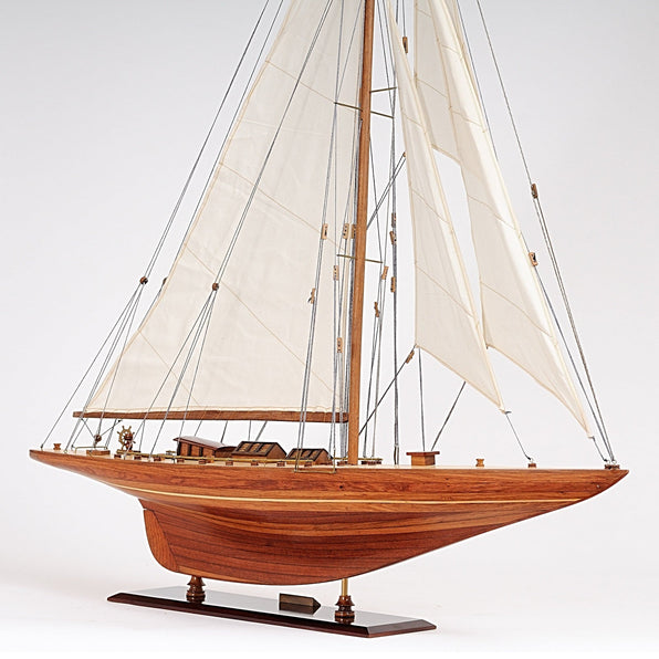 Pre-Built Model Ships | Fully Assembled Display Vessels | Micro-Mark