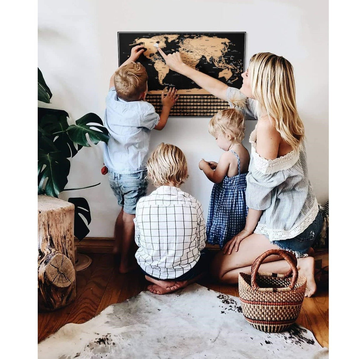 World Travel Scratch Off Tracker Map, Black and Gold – Micro-Mark